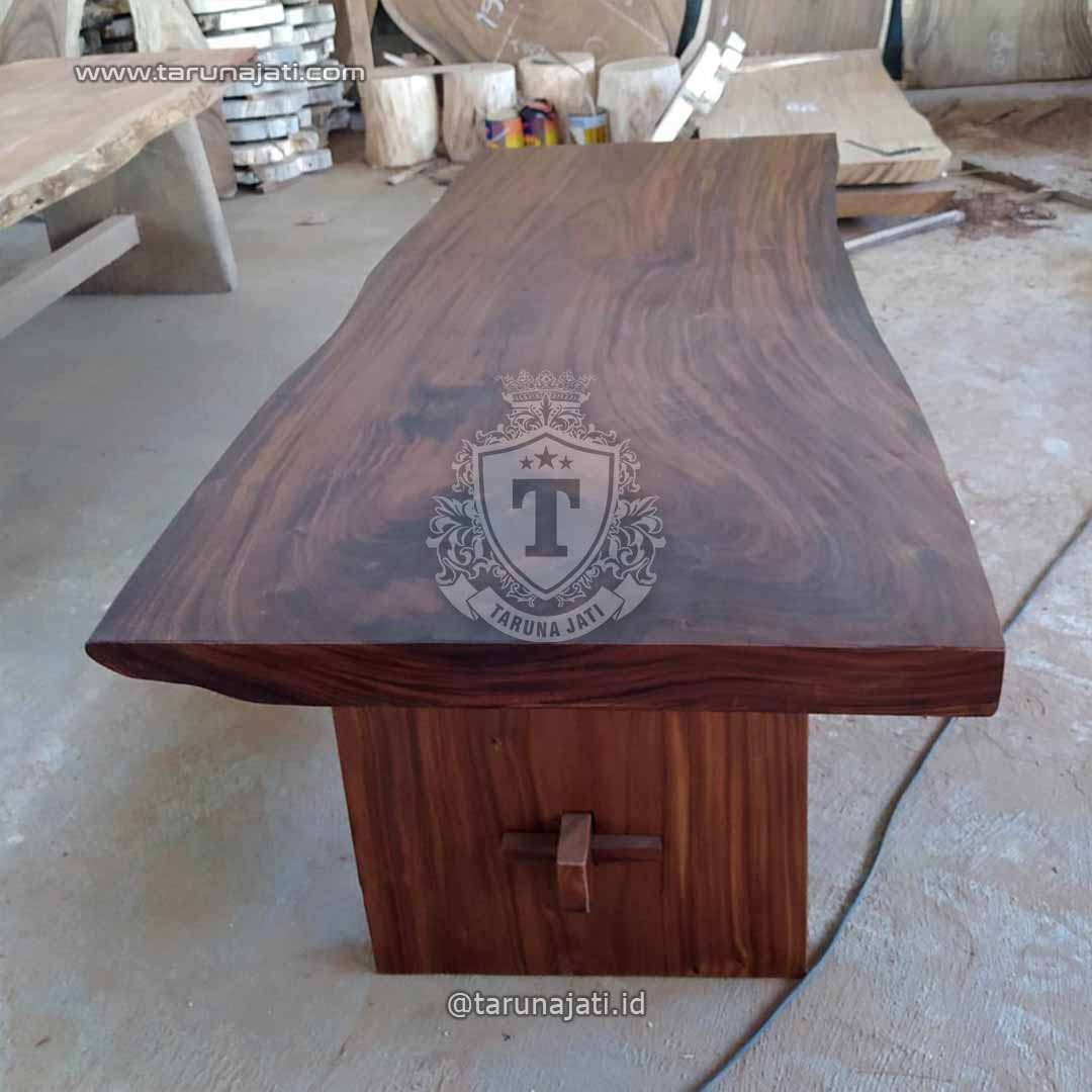 Meja Makan Kayu Solid Trembesi 2023 - Tarunajati.com