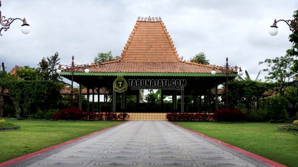 Ciri Khas Rumah Adat Joglo Jawa Timur 2025