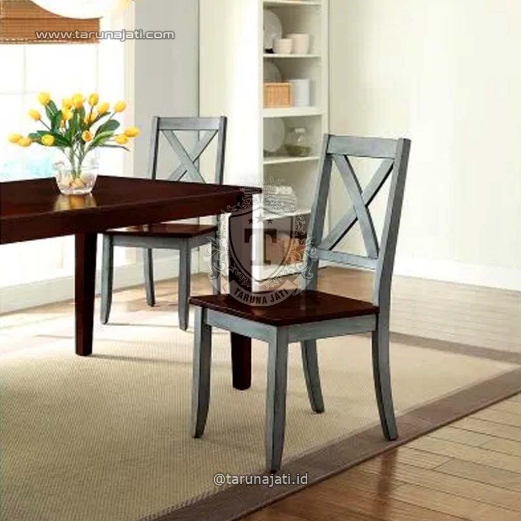 Kursi Makan Rotan Klasik 2025